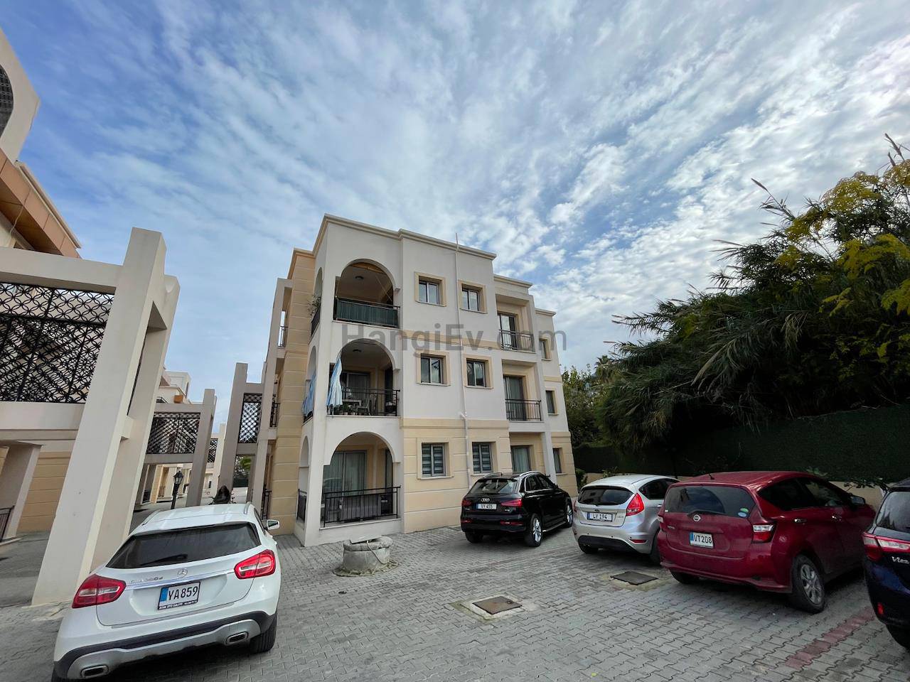 Lapta’da Geniş 3+1 Daire – 120 m² Çatı Terası, Deniz & Dağ Manzarası ...